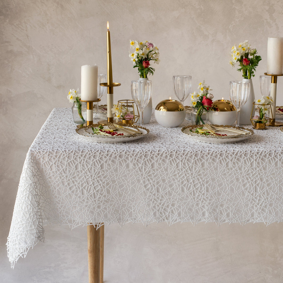 Parlux Home Ebony Tablecloth