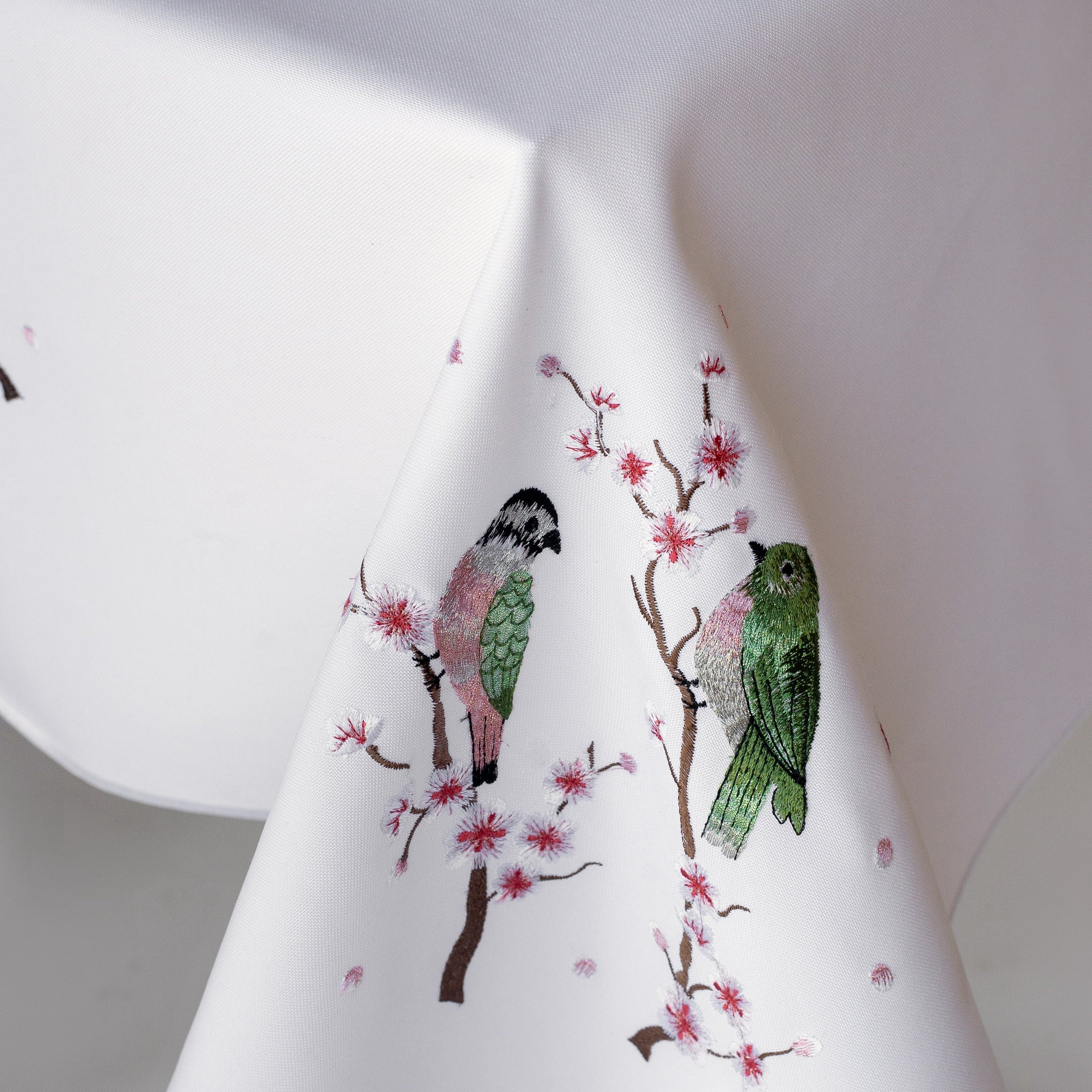 Parlux Home Birds Tablecloth