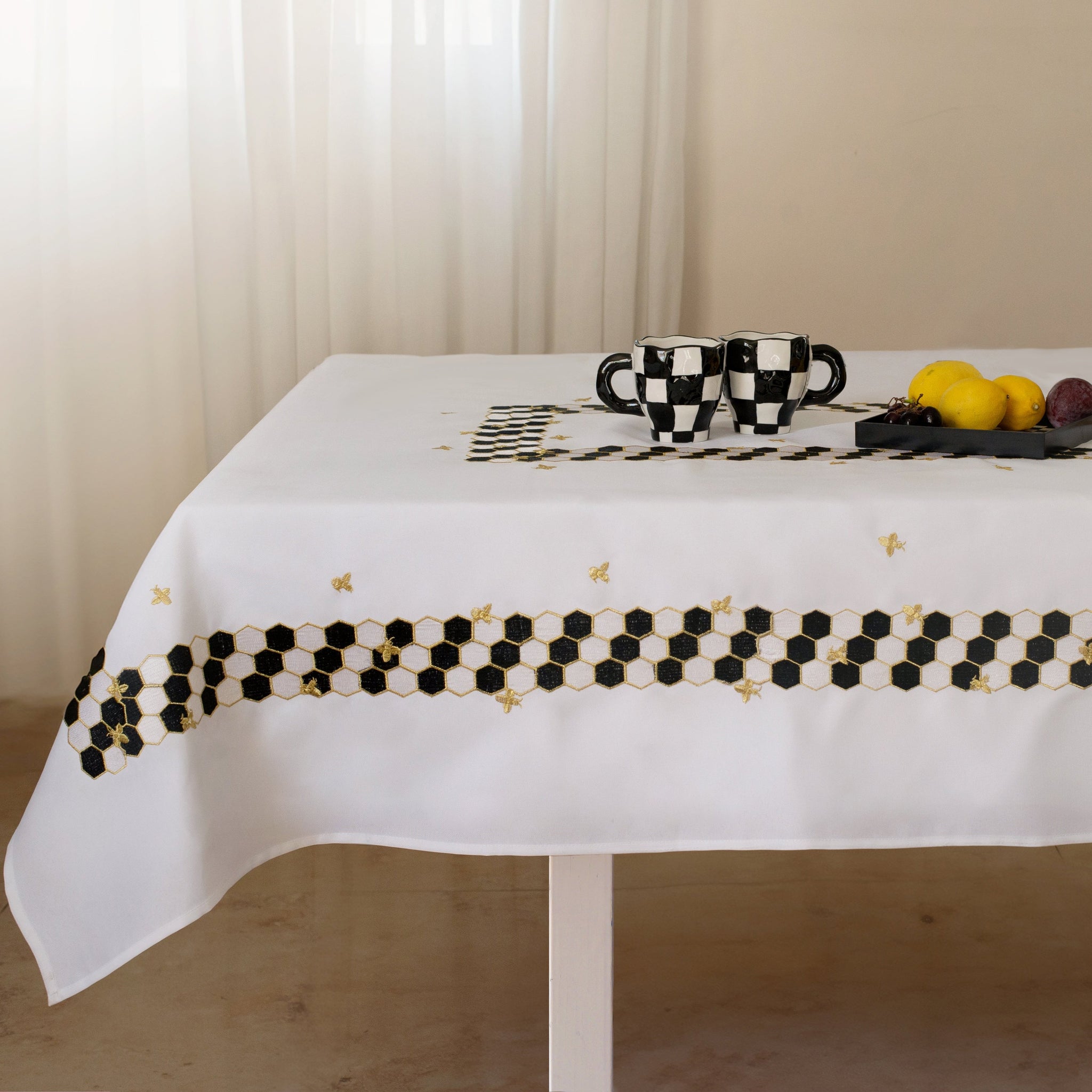 Parlux Home Queen Bee Tablecloth
